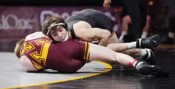 Top-ranked Hawkeyes hammer down on Gophers | News, Sports, Jobs - Times ...